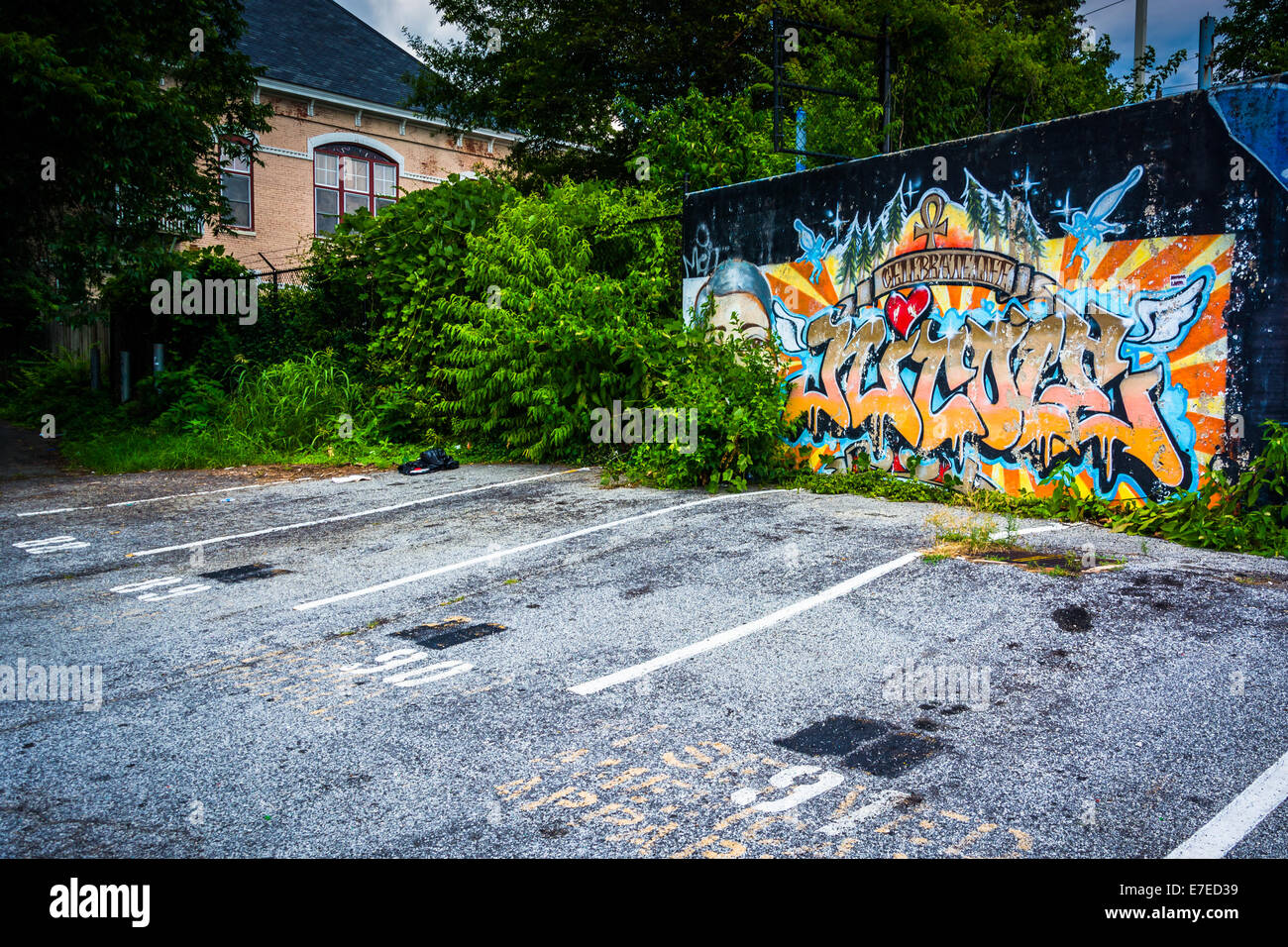 Parking graffiti street art in hi-res stock photography and images - Alamy
