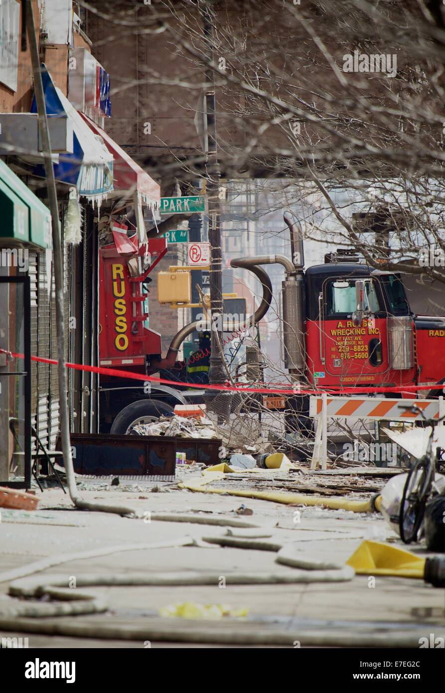 Scenes after the East Harlem 'explosion' and building collapse in New ...