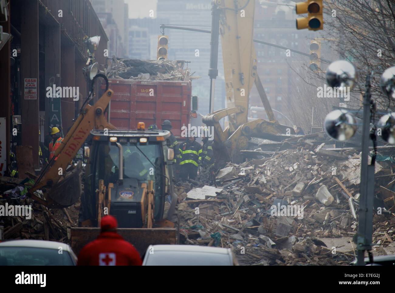 Scenes after the East Harlem 'explosion' and building collapse in New ...