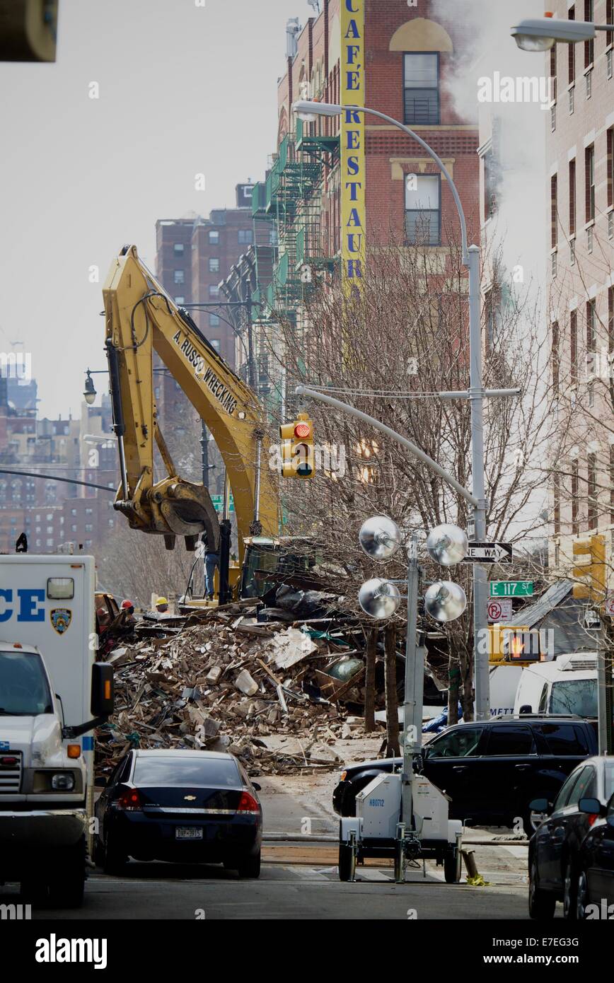 Scenes after the East Harlem 'explosion' and building collapse in New ...