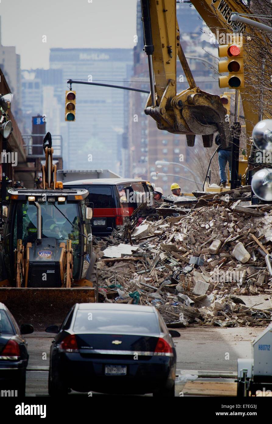 Scenes after the East Harlem 'explosion' and building collapse in New ...