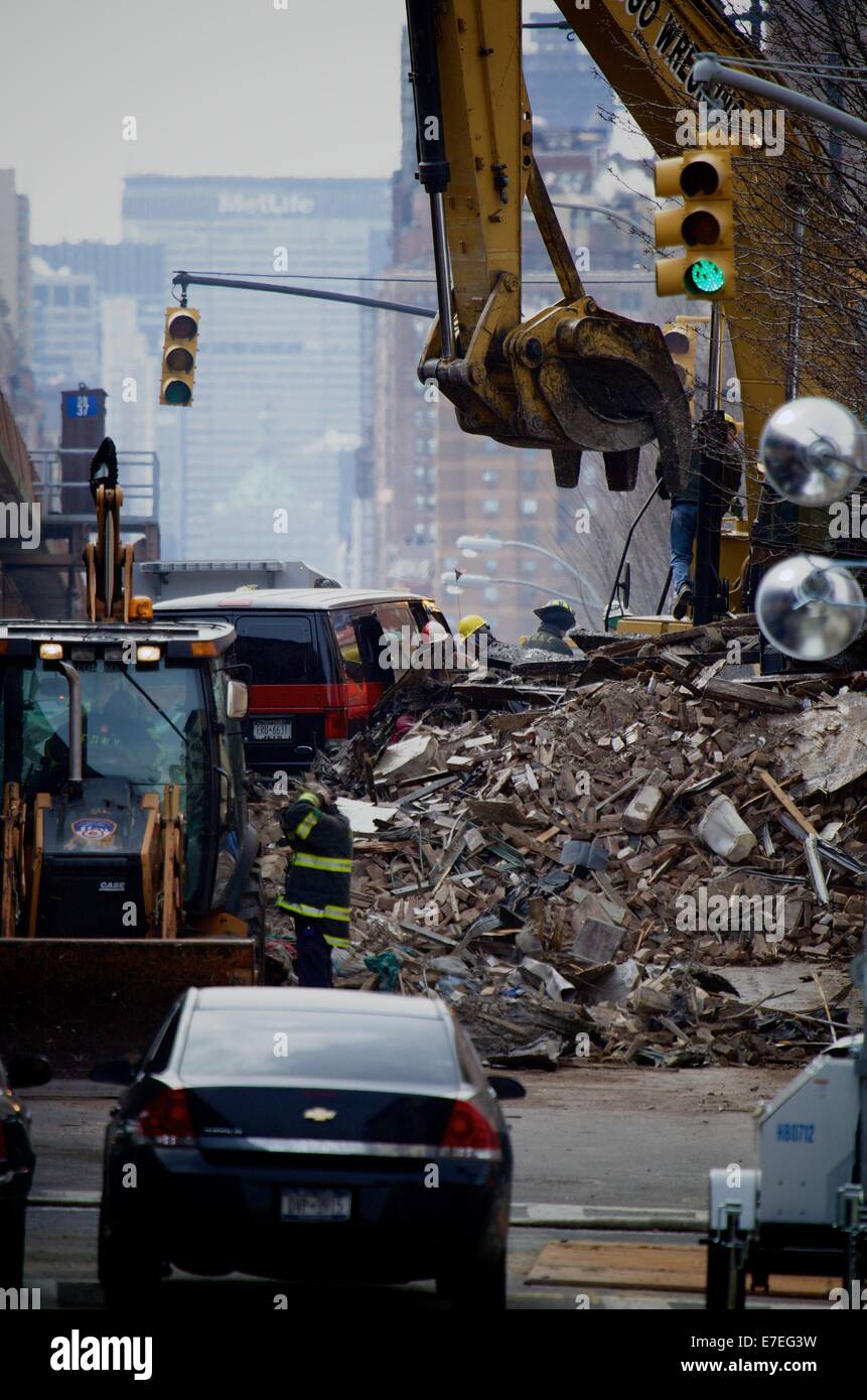 Scenes after the East Harlem 'explosion' and building collapse in New ...