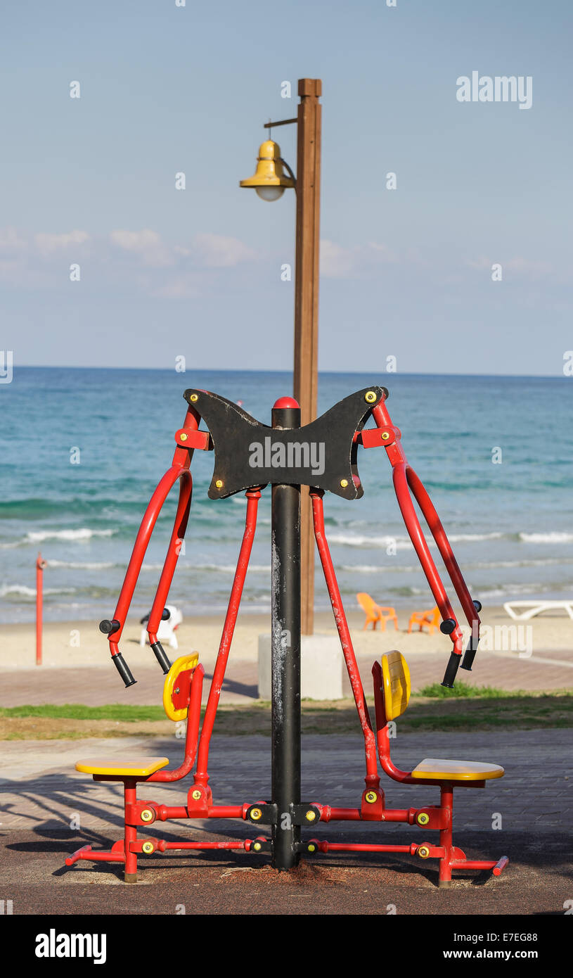 Exercise beach recreation hi-res stock photography and images - Alamy