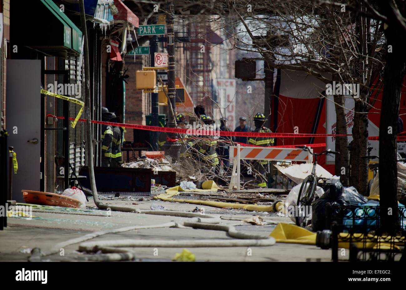 Scenes after the East Harlem 'explosion' and building collapse in New ...