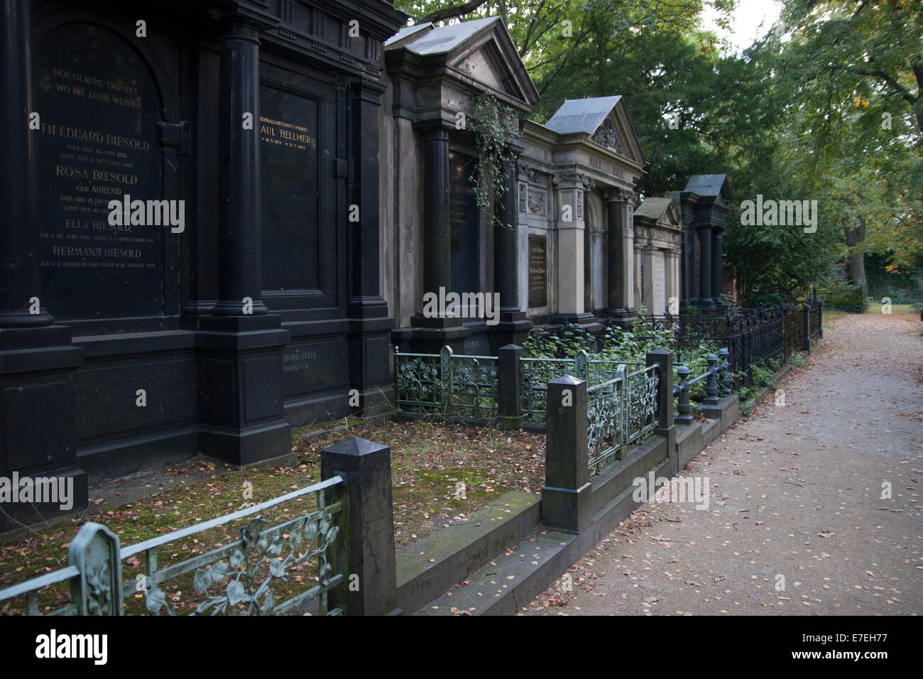 Cemetery Berlin Germany Stock Photo - Alamy