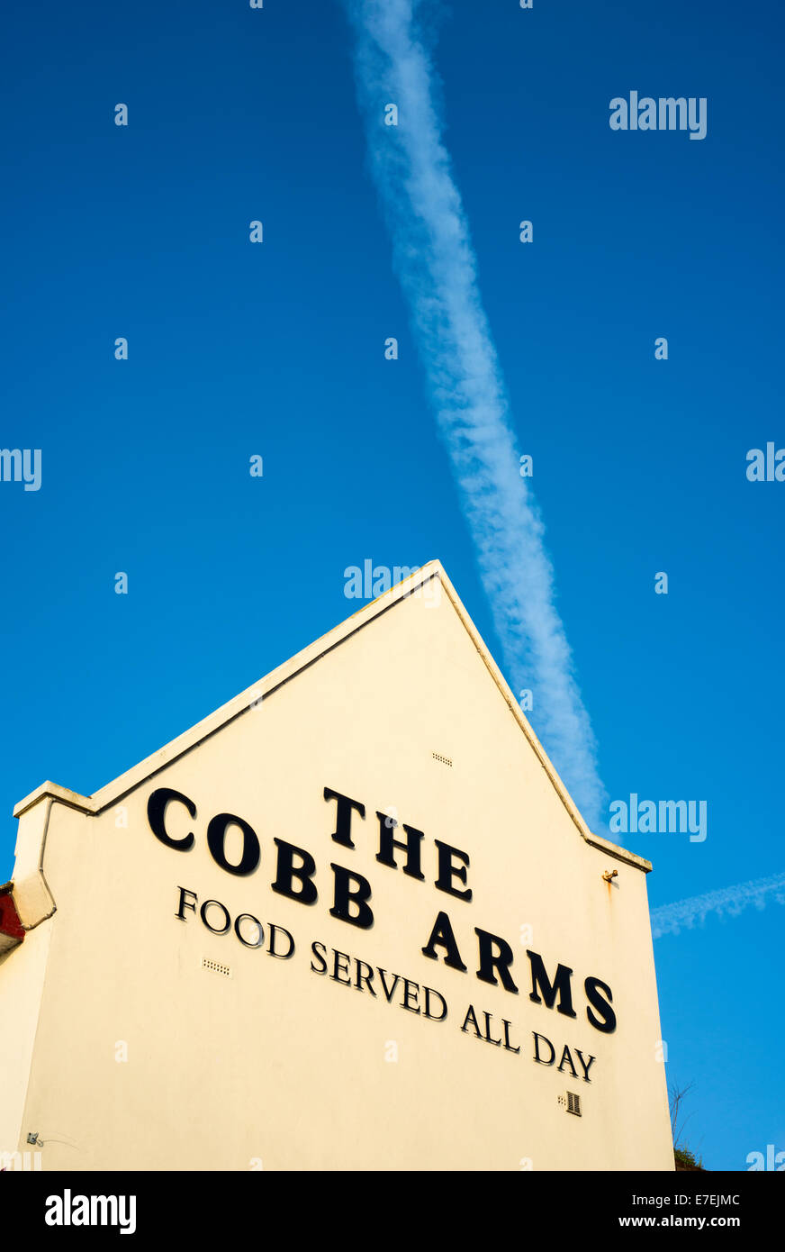 Exterior of the Cobb Arms pub, Lyme Regis, Devon, England Stock Photo ...