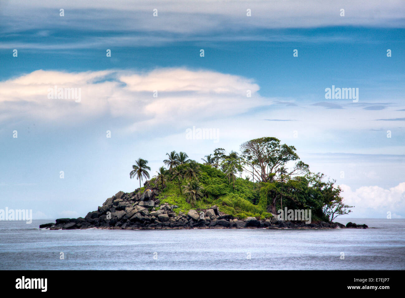 Inaccessible island beach hi-res stock photography and images - Alamy