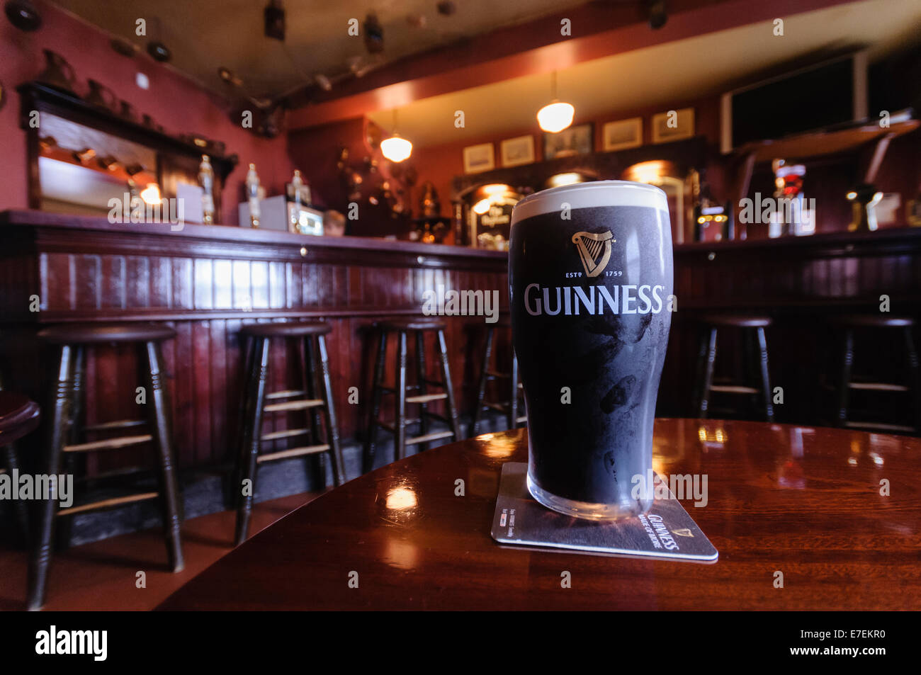 Pint of guinness hi-res stock photography and images - Alamy