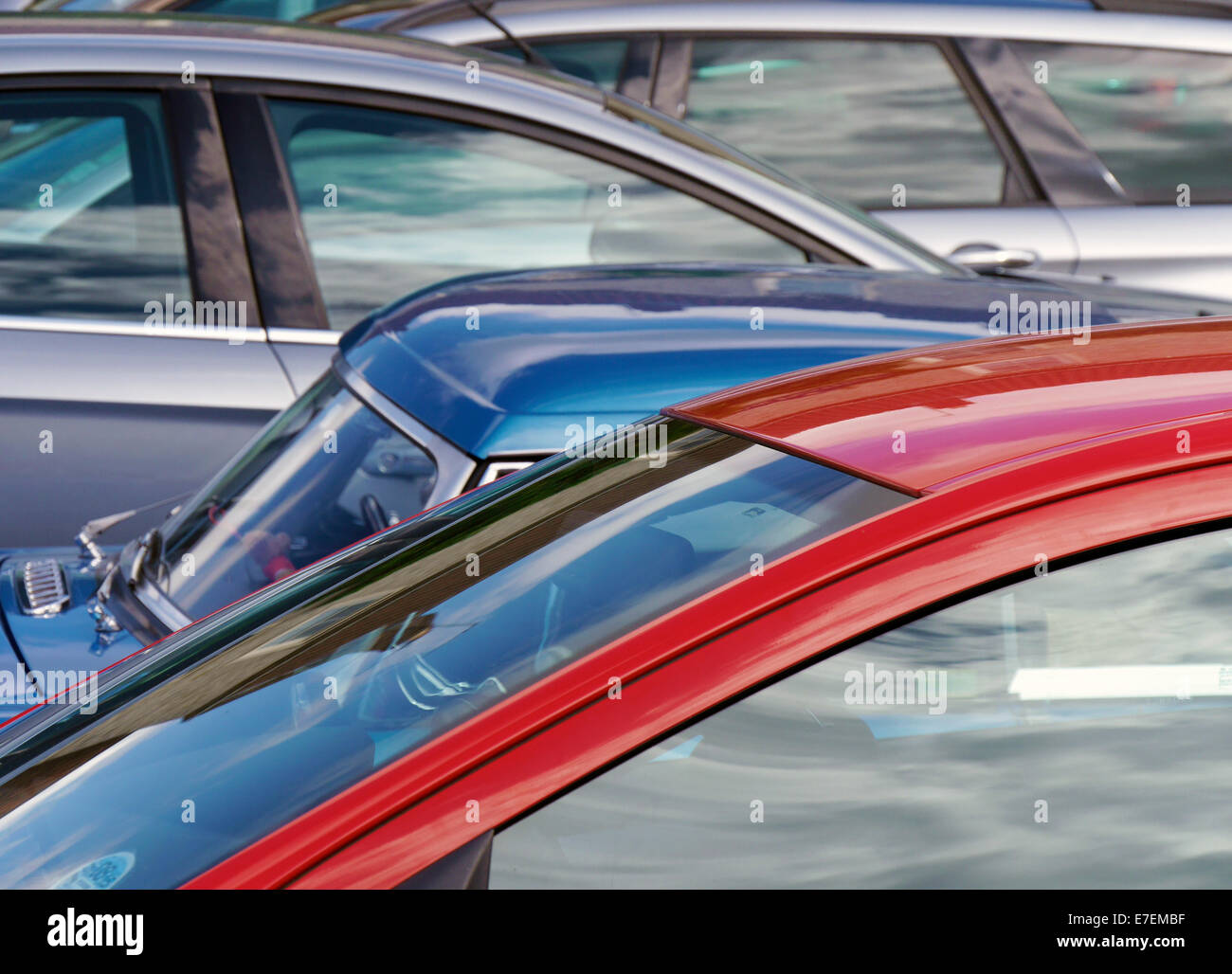 Line of cars parked on street hi-res stock photography and images - Alamy