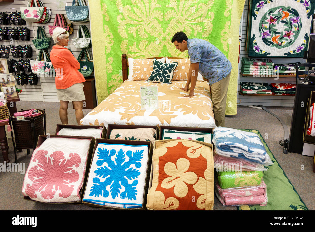 Honolulu Hawaii,Oahu,Hawaiian,Hilo Hattie,shopping shopper shoppers ...