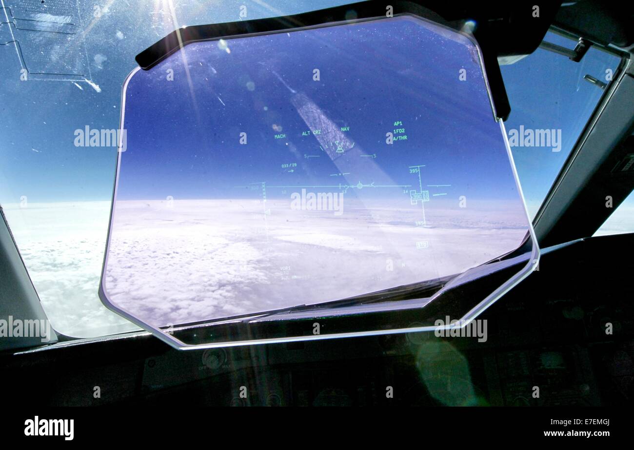 Inside the Cockpit of the A380 While 35,000 Feet Over the Northern ...