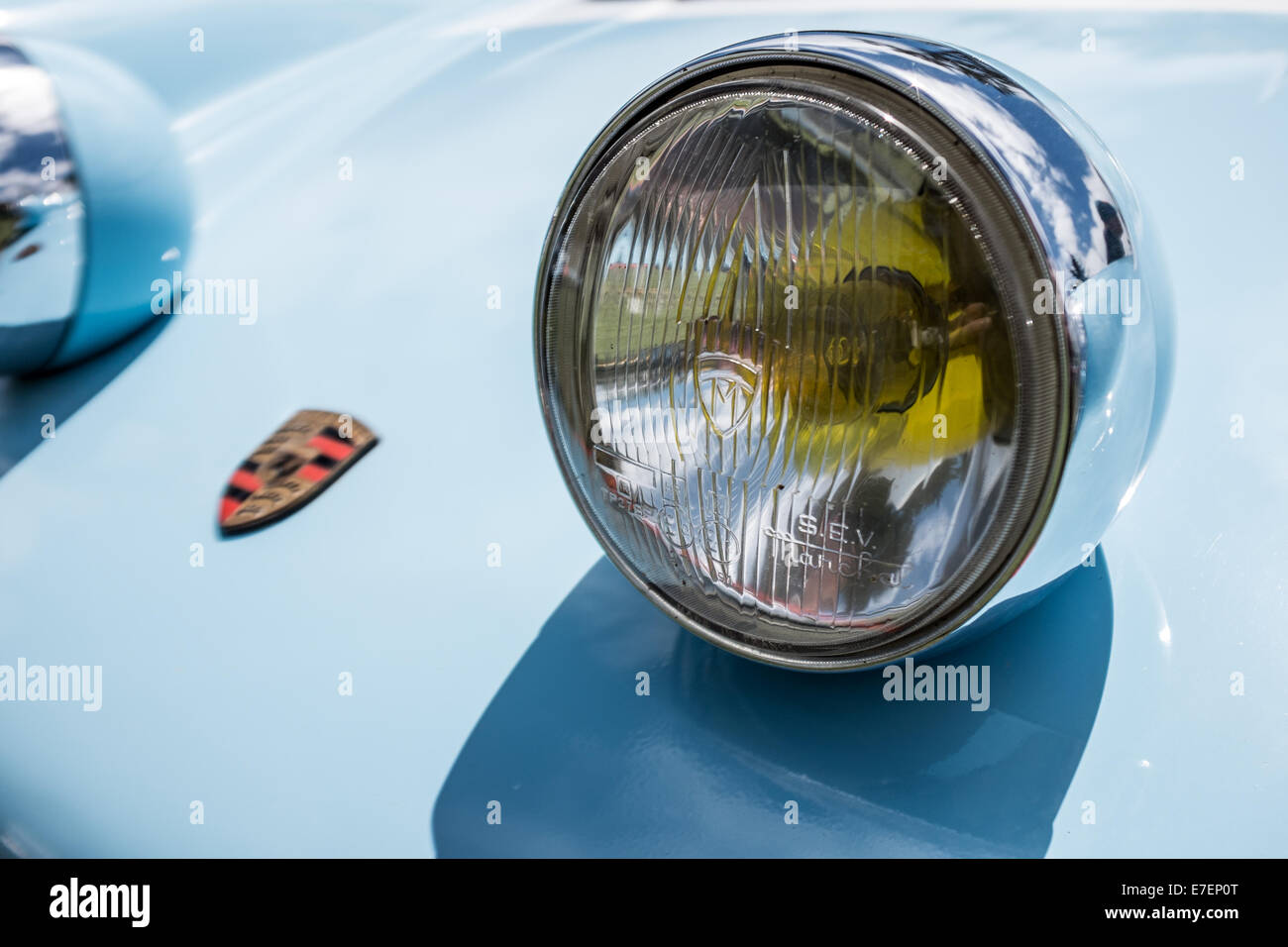 Lighting of car hi-res stock photography and images - Alamy