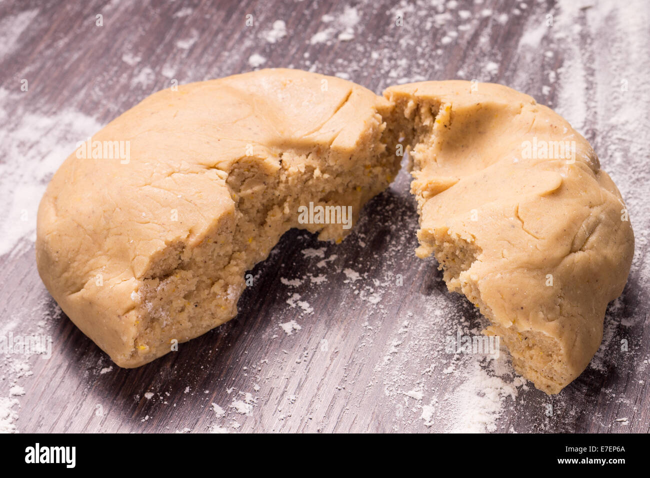 Cake divided hi-res stock photography and images - Alamy
