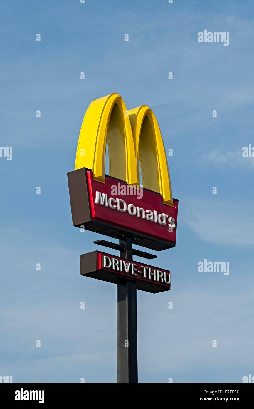 Mcdonalds macdonalds drive thru through hi-res stock photography and ...