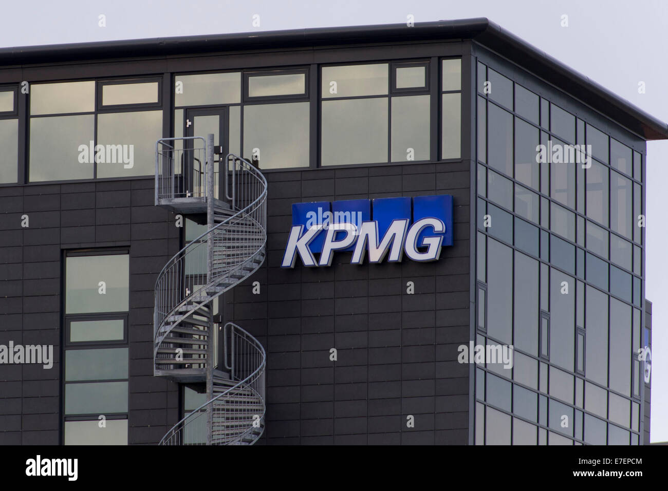 Kpmg logo hi-res stock photography and images - Alamy