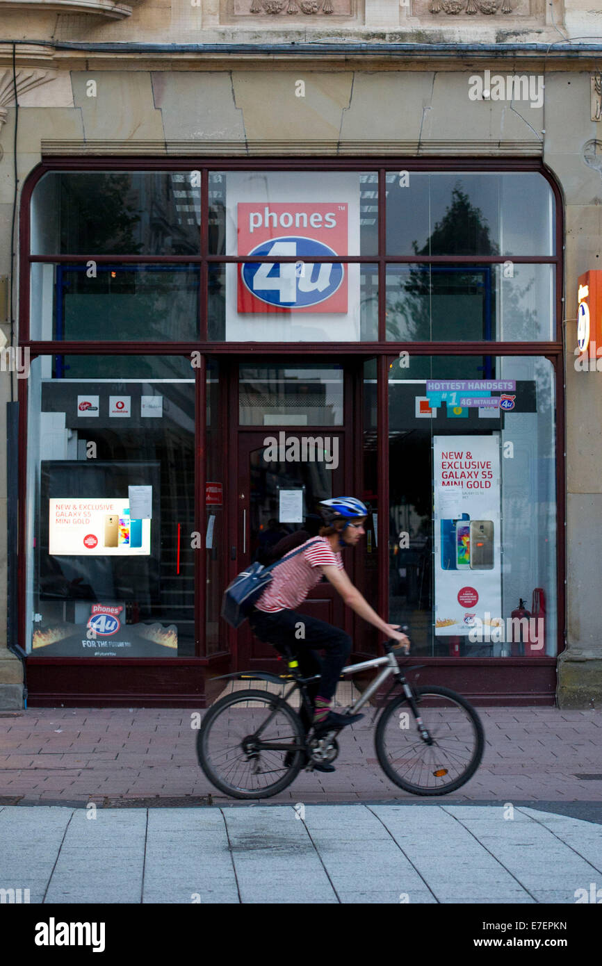 Mobile phone shop contract hi-res stock photography and images - Alamy