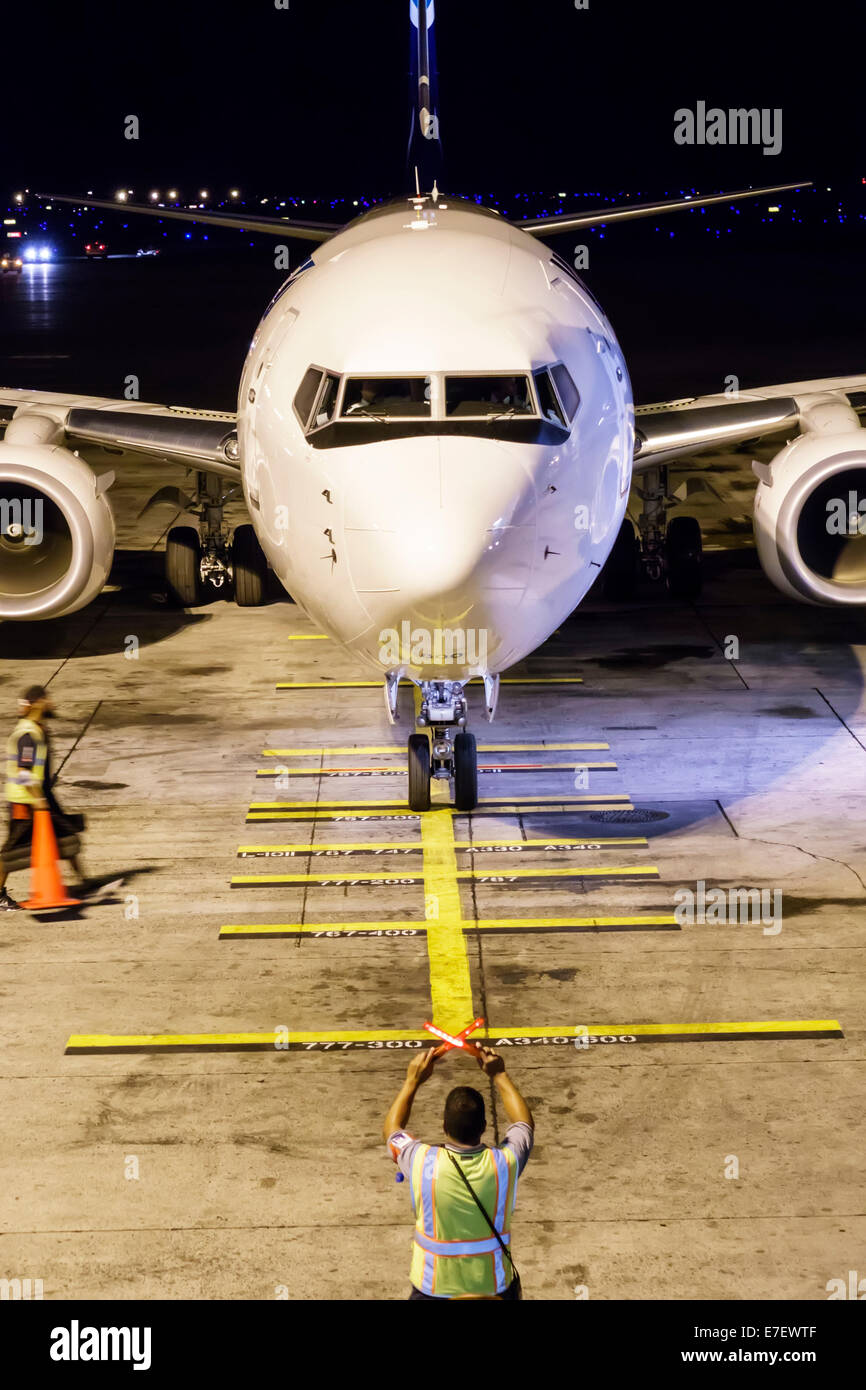 Hawaii,Hawaiian,Oahu,Honolulu,Honolulu International Airport,HNL,tarmac ...