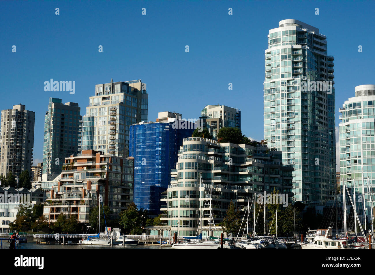Downtown vancouver buildings hi-res stock photography and images - Alamy