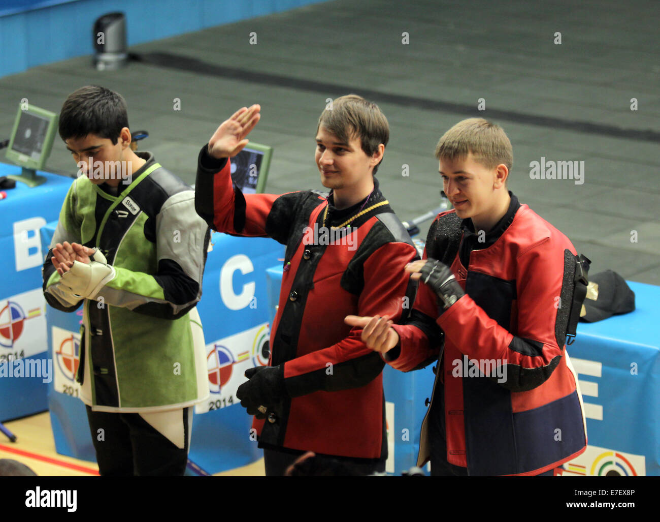 Granada, Spain. 15th Sep, 2014. Russia's Vladimir Maslennikov(C ...