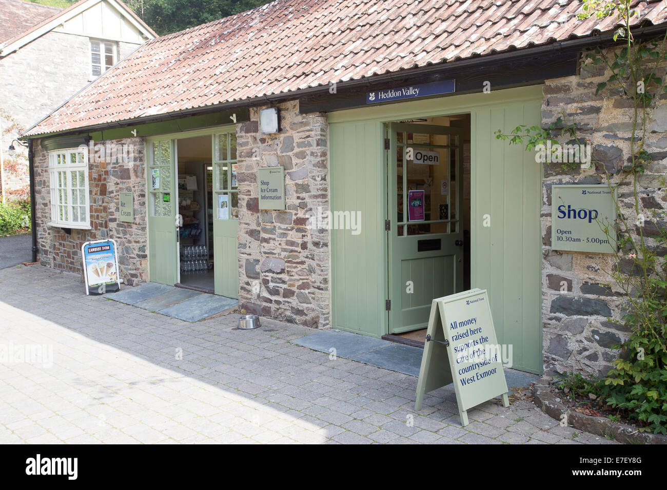 Hunter's Inn Heddon Valley North Devon England UK Stock Photo - Alamy