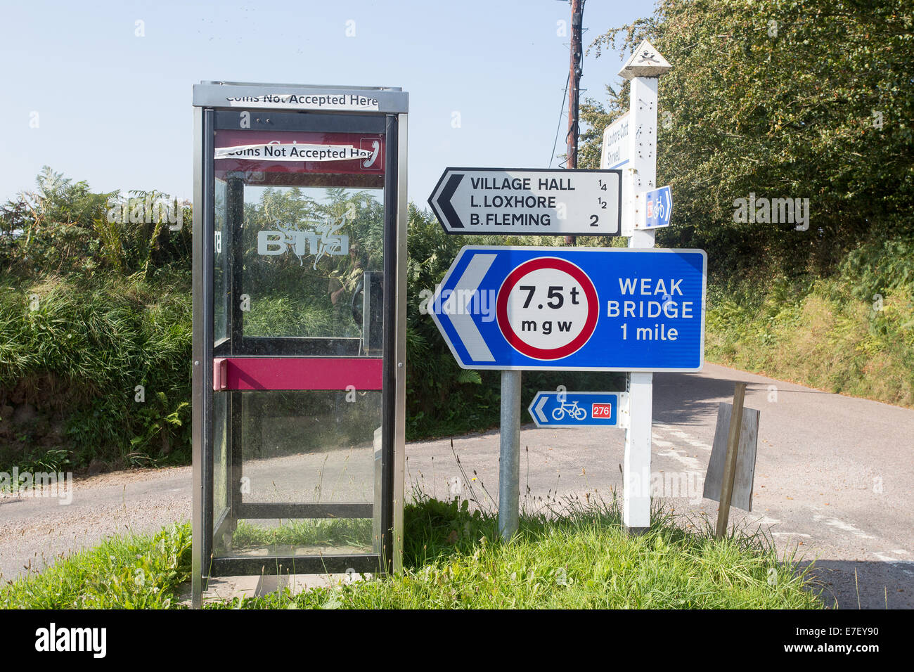 Devon road signs hi-res stock photography and images - Alamy
