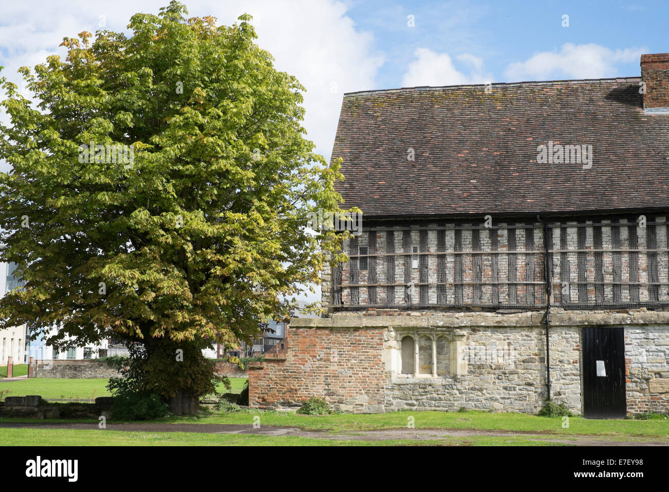 Llanthony Priory in Gloucester Stock Photo - Alamy