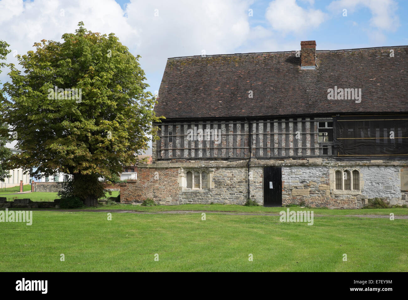 Llanthony Priory in Gloucester Stock Photo - Alamy