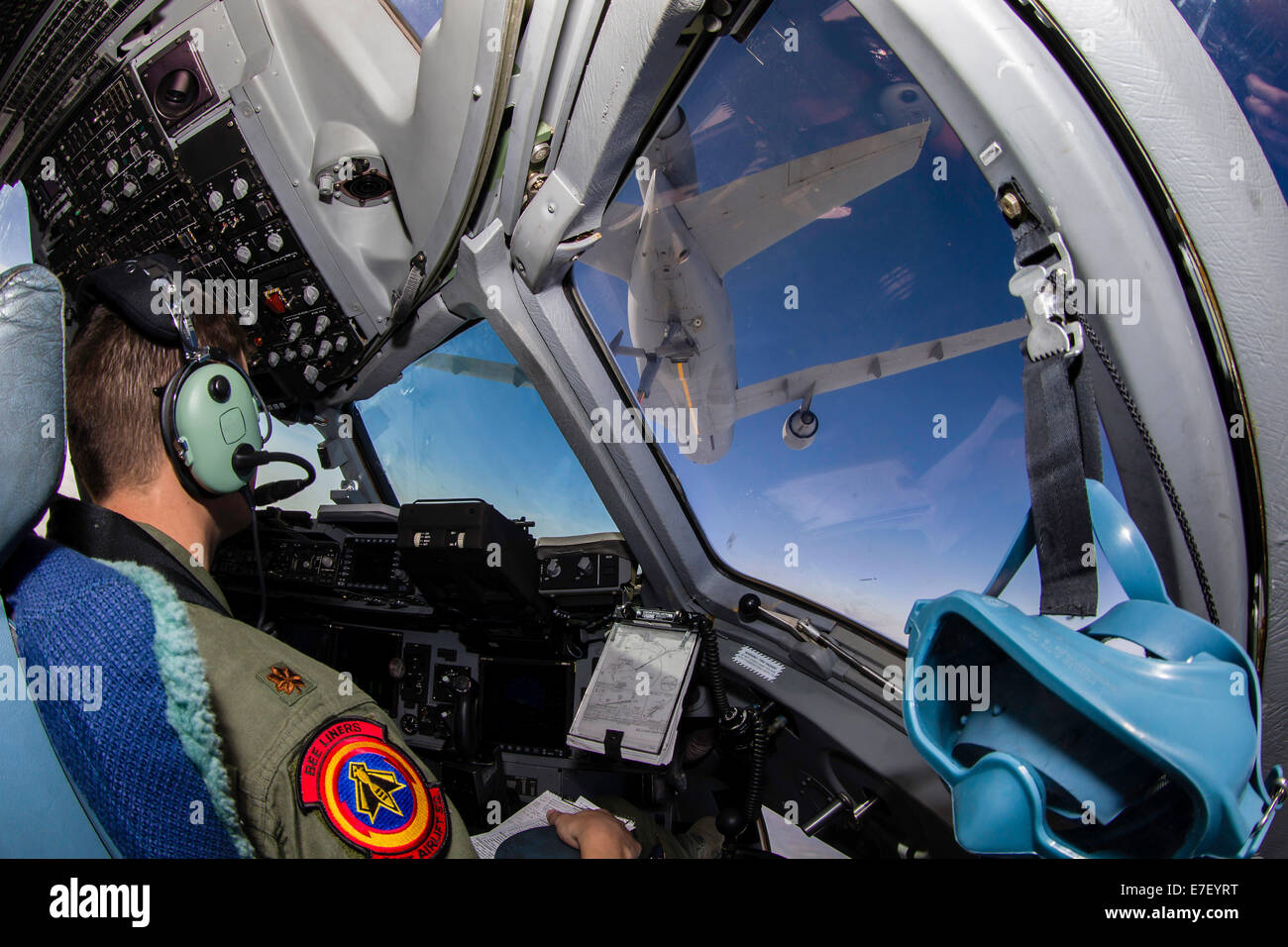 C 17 cockpit hi-res stock photography and images - Alamy