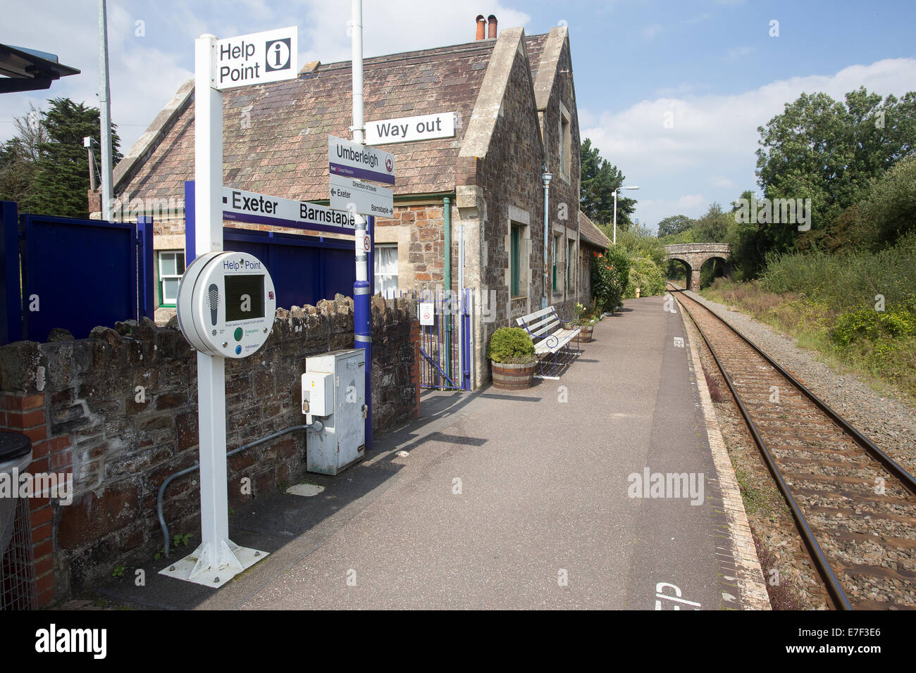 Railway station platform waiting hi-res stock photography and images ...