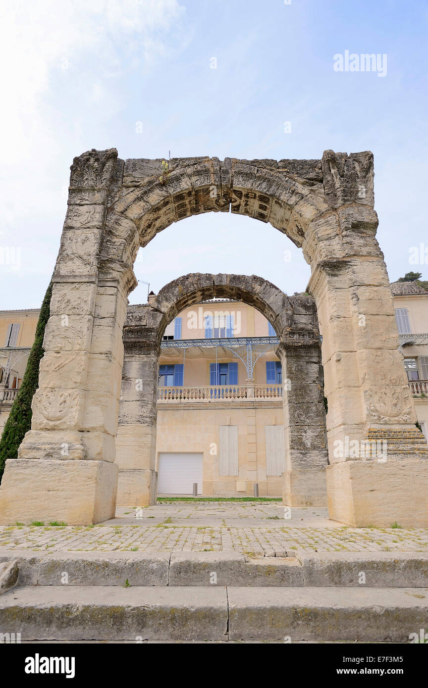 Cavaillon arch hi-res stock photography and images - Alamy