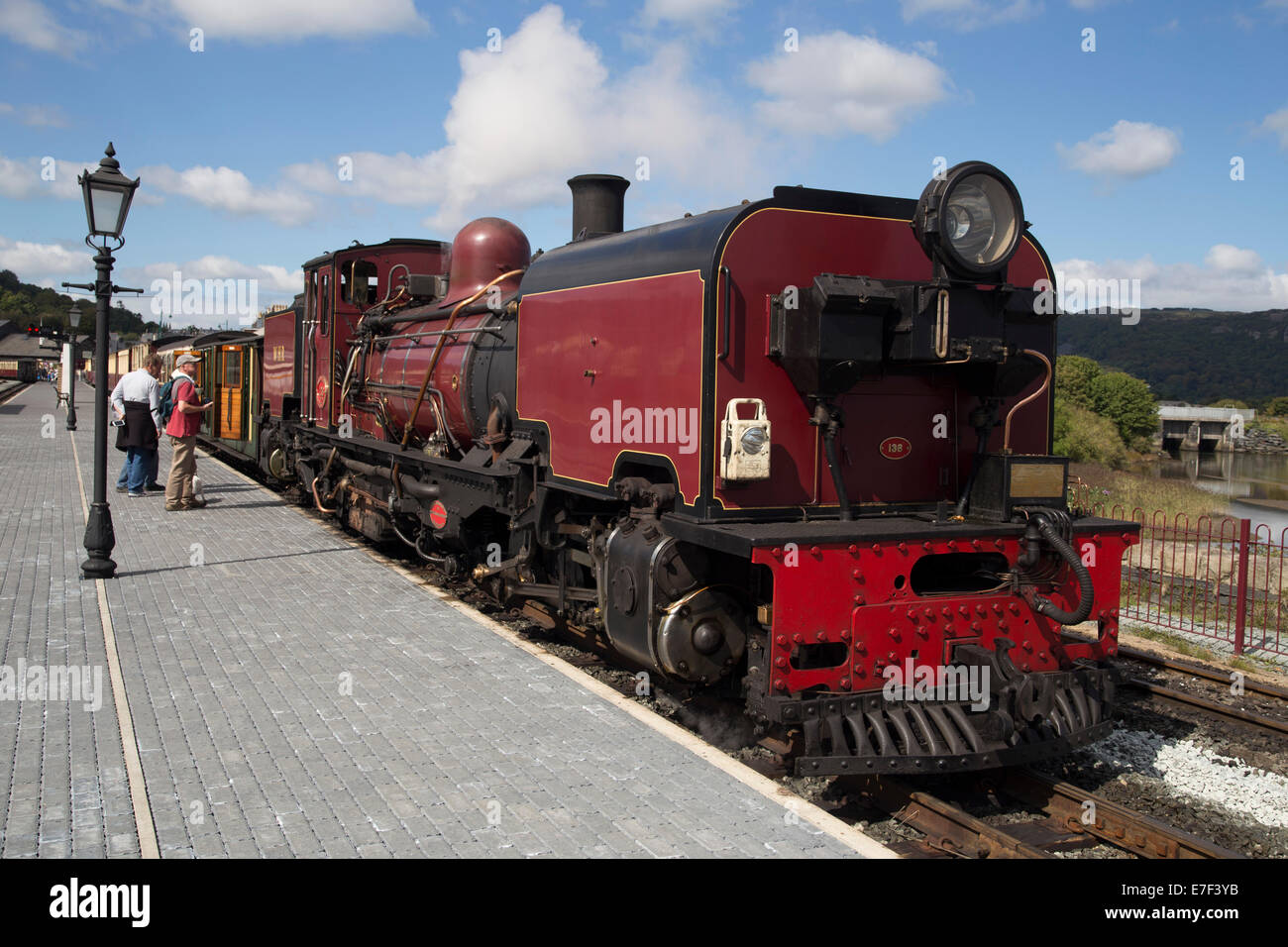 Steam engine on the Welsh Highland Railway at Porthmadog station Stock ...