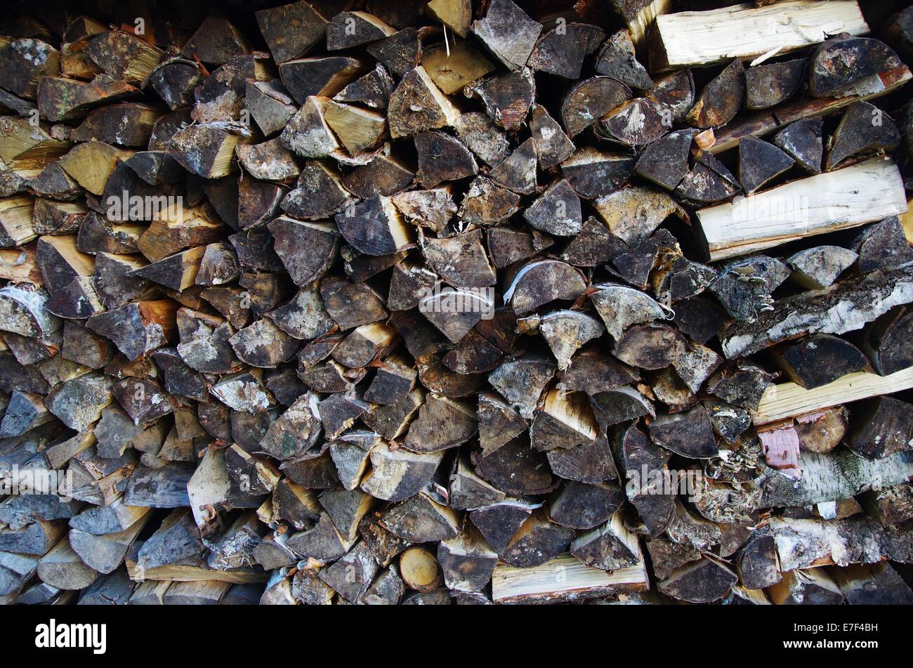 cut up fuel wood Stock Photo - Alamy