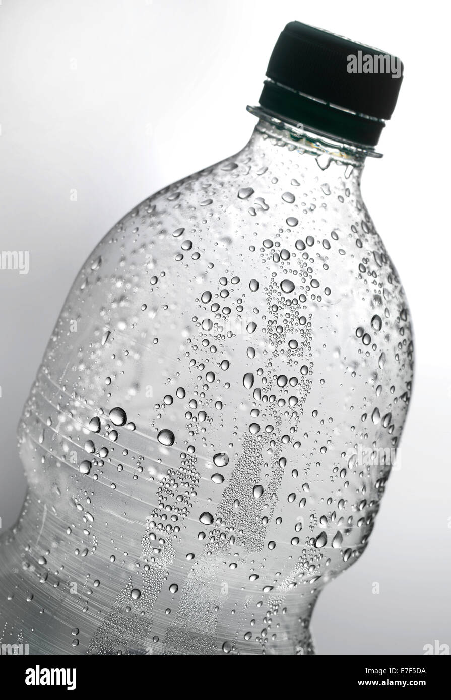 Drops of water on a plastic bottle Stock Photo - Alamy