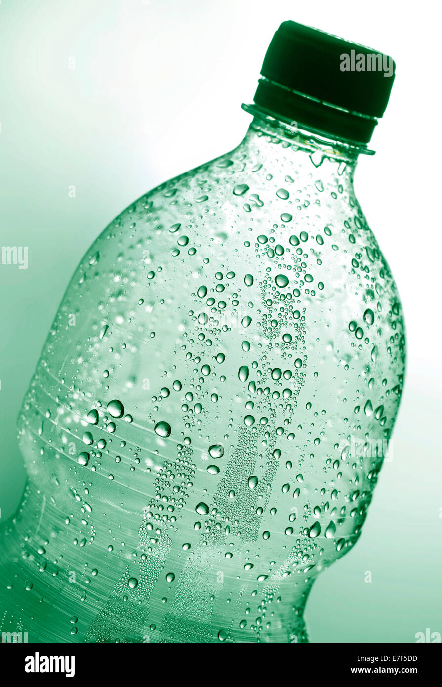 Drops of water on a plastic bottle Stock Photo - Alamy