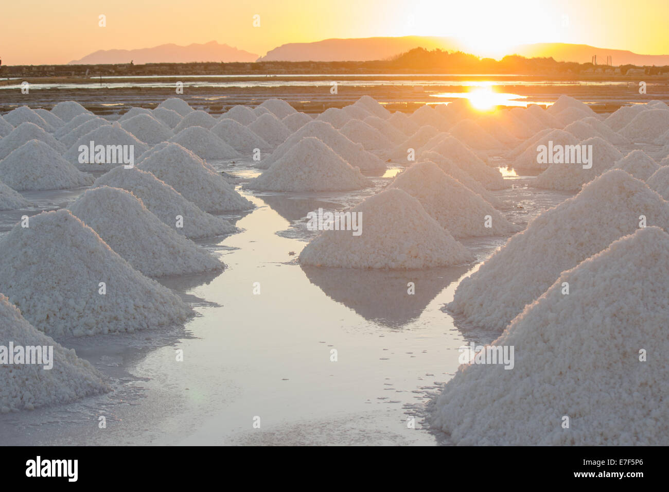 Salt marsh sunset landscape hi-res stock photography and images - Alamy
