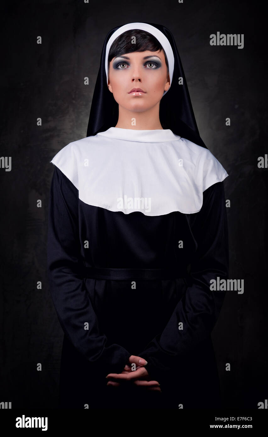 Catholic sister habit hi-res stock photography and images - Alamy