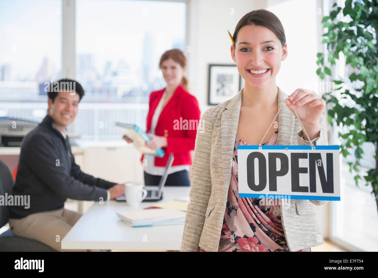 Business woman office open hi-res stock photography and images - Alamy
