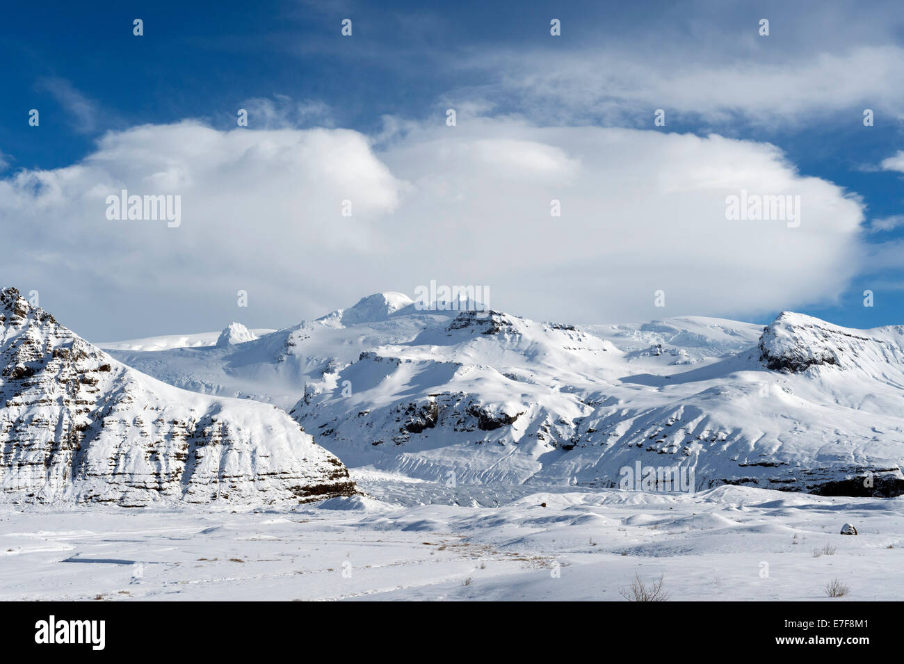 Snow covered alpine landscape hi-res stock photography and images - Alamy