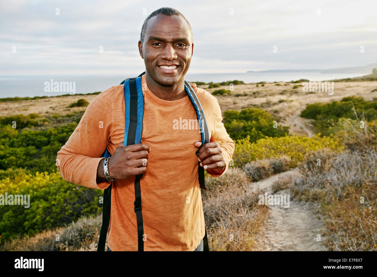 People hiking on trial hi-res stock photography and images - Alamy