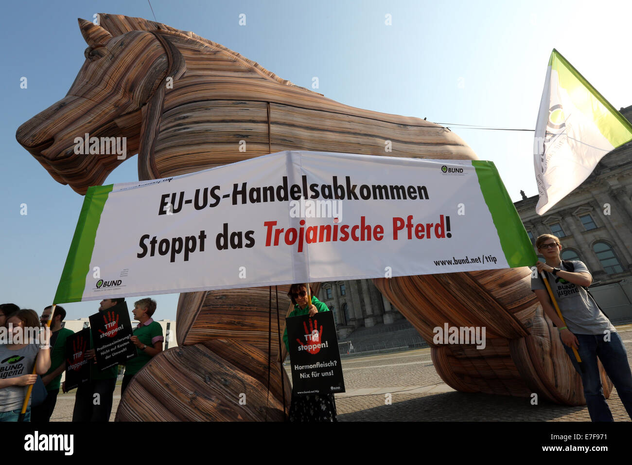 Berlin, Germany. 16th Sep, 2014. Protesters attend the demonstration ...