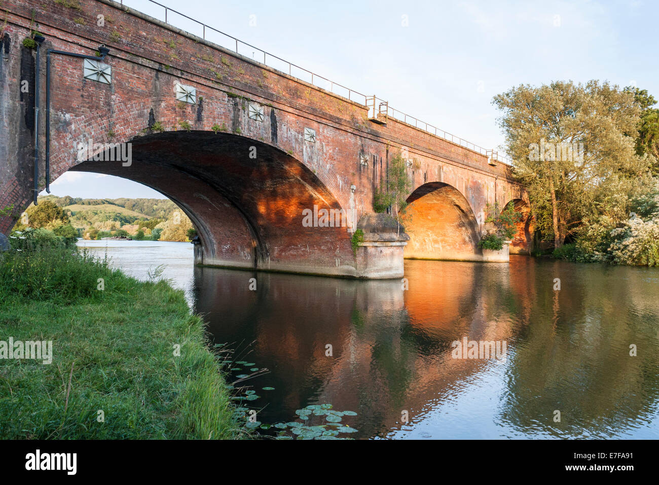 Gatehampton Railway Bridge, designed by Isambard Kingdom Brunel. Lower ...