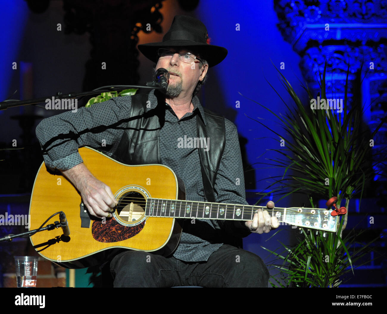 Roger mcguinn hi-res stock photography and images - Alamy
