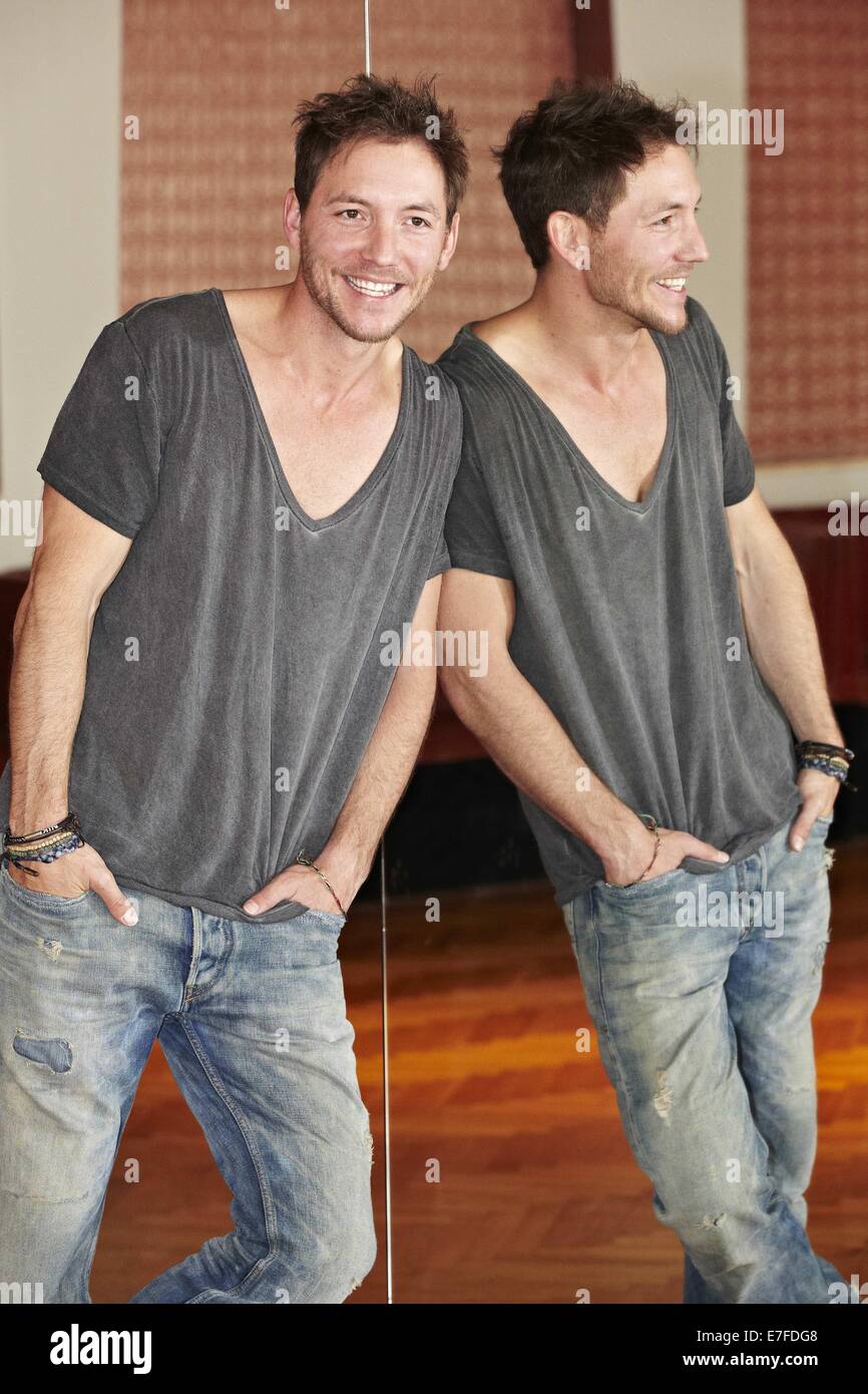 Actor Dirk Moritz practicing together with professional dancer Katja ...