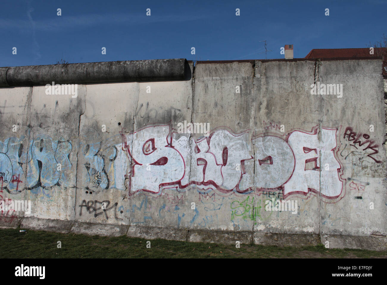 Graffiti in mauerpark berlin hi-res stock photography and images - Alamy