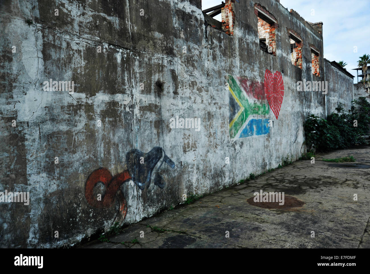 Durban, KwaZulu-Natal, South Africa, fading white grunge wall of old ...