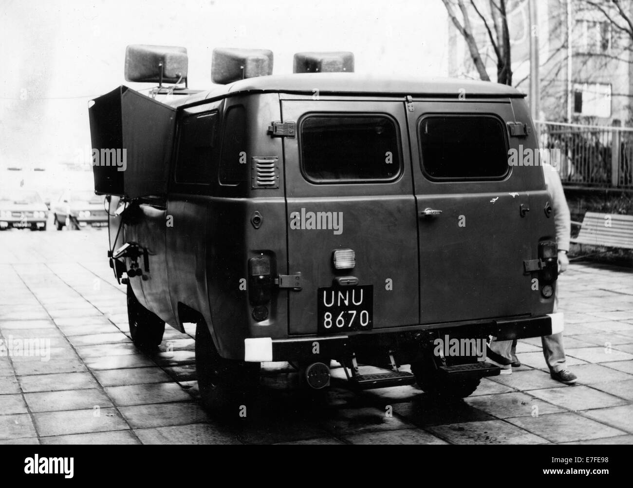 UAZ 452 MANUAL 4 SPEED TRANSMISSION FOUR CYLANDER GAZ-21 (UMZ-4213) 2. ...