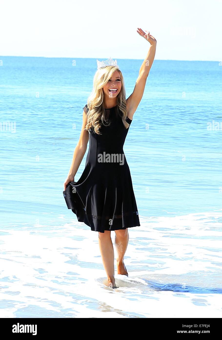 Boardwalk atlantic ocean Cut Out Stock Images & Pictures - Alamy