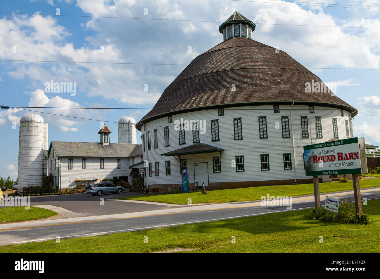 The Round Barn was built in 1914 in Arendtsville Pennsylvania. Few ...