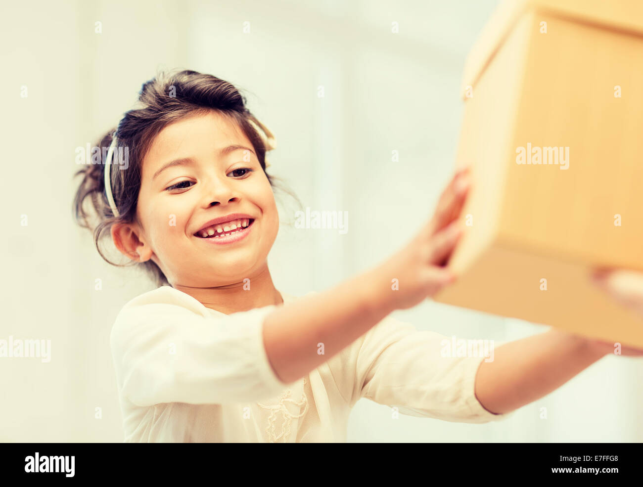 happy child girl with gift box Stock Photo - Alamy