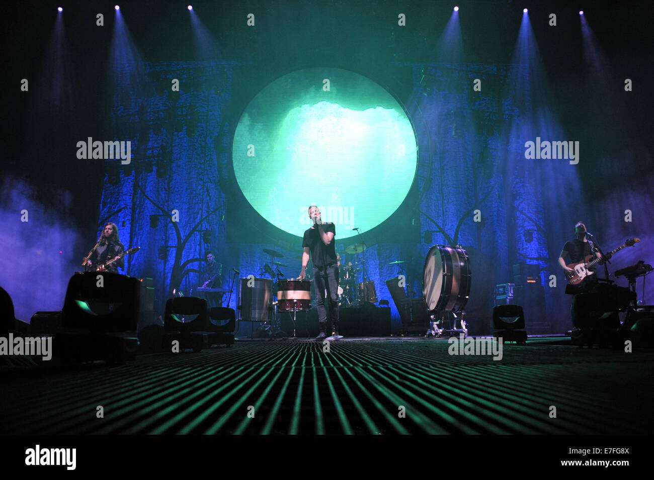 Imagine dragons performance hi-res stock photography and images - Alamy
